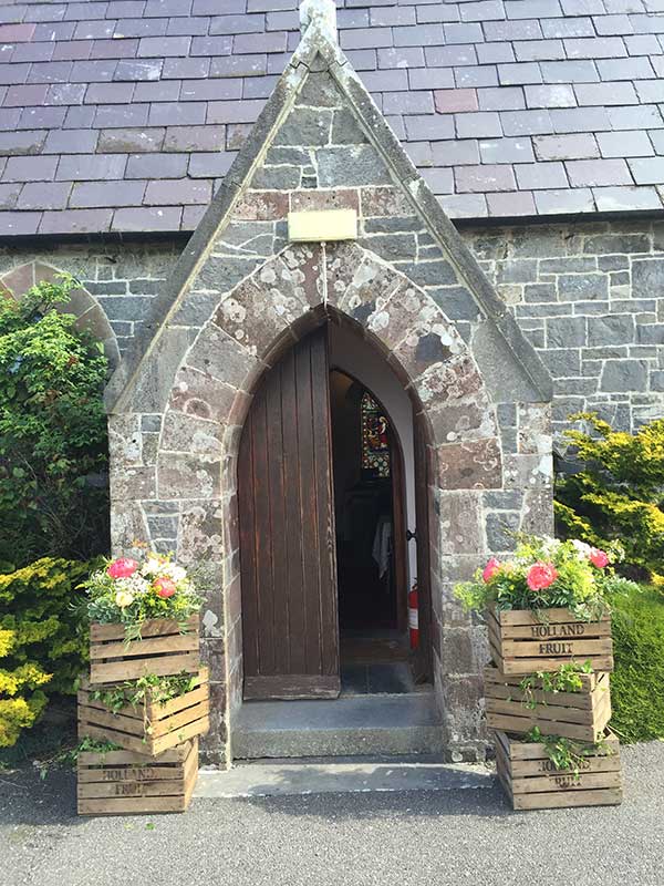 Decoração da Igreja com Caixotes [Ideias e Fotos]